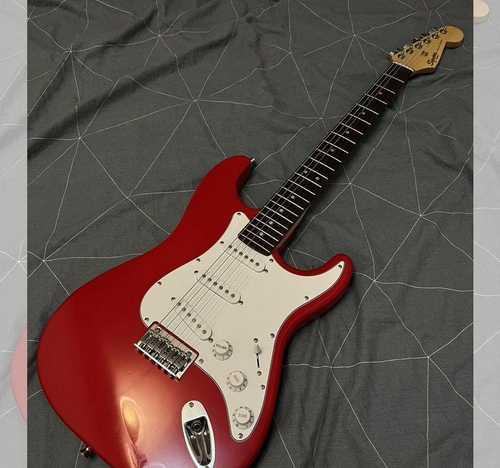 Электрогитара Fender Squier MM Stratocaster