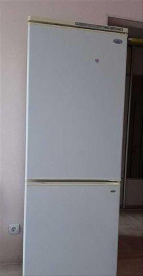 Холодильник атлант продам на запчасти
