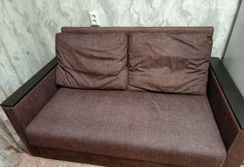 Небольшой диван
