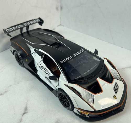 Модель машины Lamborghini Essenza SCV12 1:24