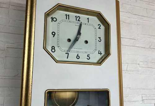 Настенные часы с боем «Янтарь» декорированные