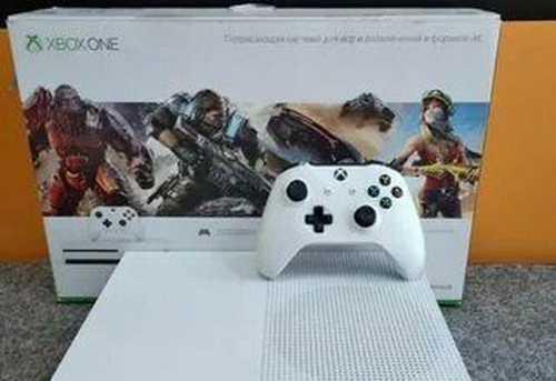 Xbox One s 2 геймпада 1tb с играми