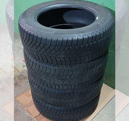 Continental ContiVikingContact 6 225/65 R17