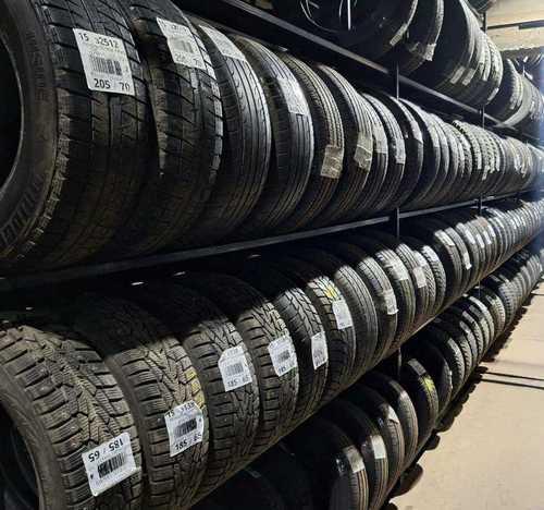 Bridgestone Blizzak LM-001 215/55 R17 94V