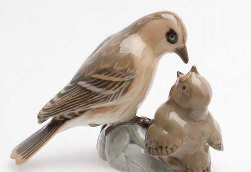 Фарфоровая статуэтка «Воробей с птенцом», B&G