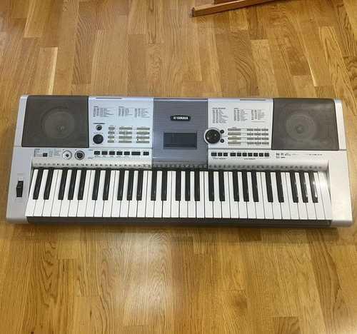 Синтезатор Yamaha psr e403