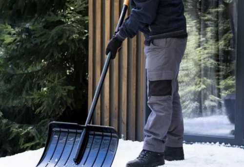 Лопата для уборки снега Fiskars (Plantic Snow)