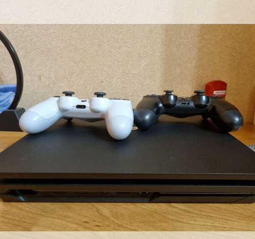 Sony playstation 4 pro 1tb 2 геймпада