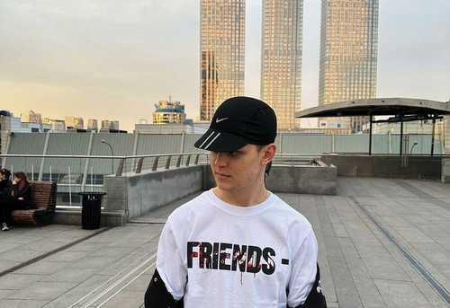 Футболка Vlone Friends Белая Влоне Друзья Вилон
