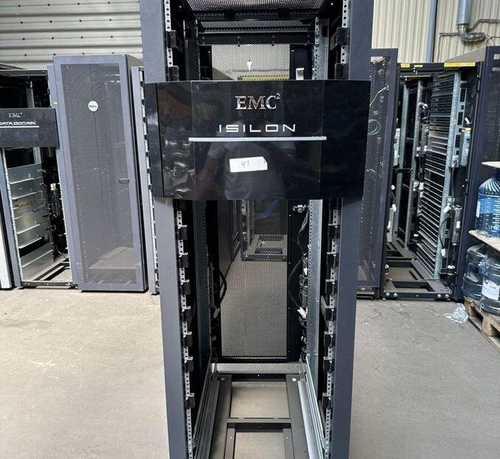 Серверный шкаф EMC isilon с дефектом замка