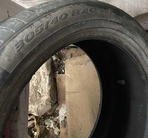 Pirelli P Zero 305/40 R20