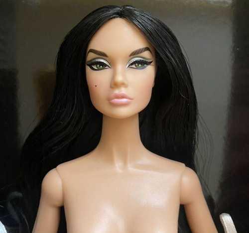 Poppy parker apres-ski asset