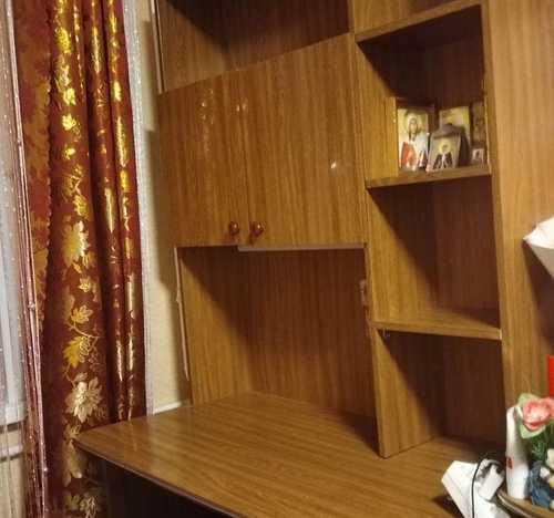 Письменный стол