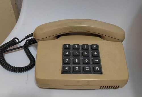 Кнопочный телефон СССР