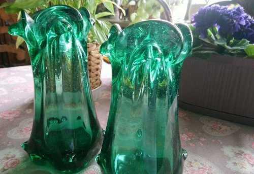 2 вазы цветное стекло изумрудного оттенка бу