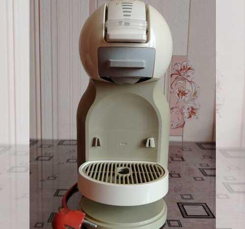 Кофемашина "Nescafe Dolce Gusto"