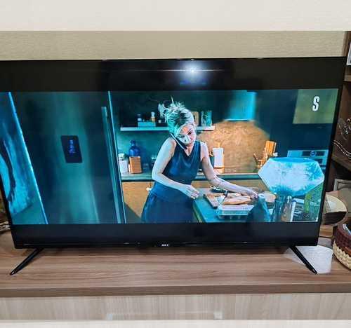 Телевизор HEC R1 43 S 4K SMART tv 43"