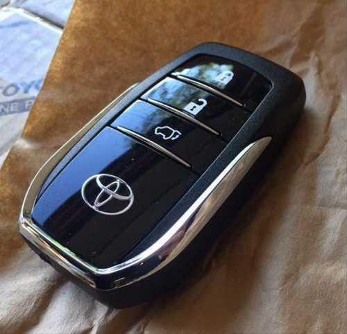 Смарт ключ Land Cruiser 200 2007-2020