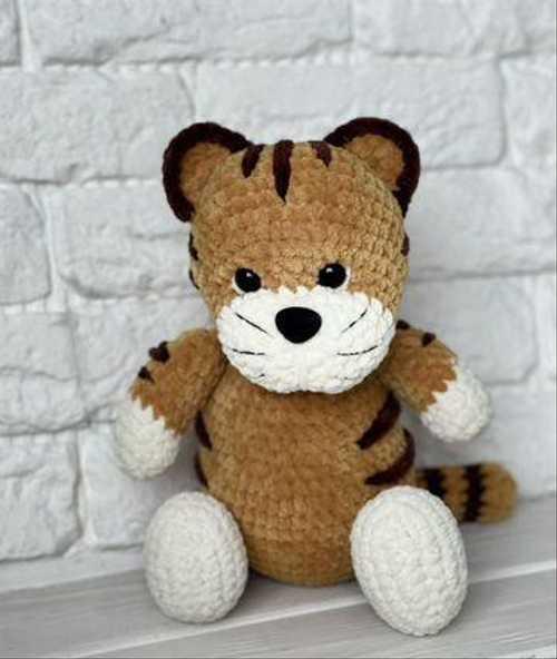 Вязаная игрушка тигр амигуруми