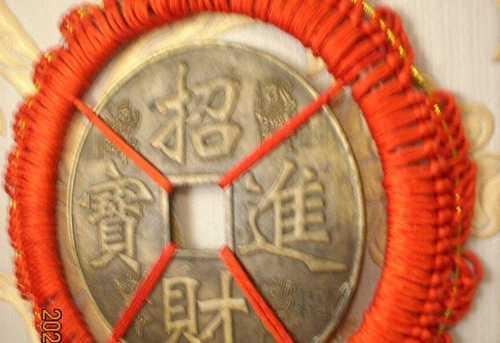 Настенное панно-денежная китайская монета