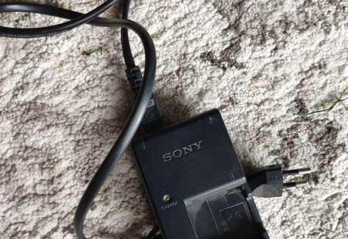 Зарядное устройство Sony BC-csgb