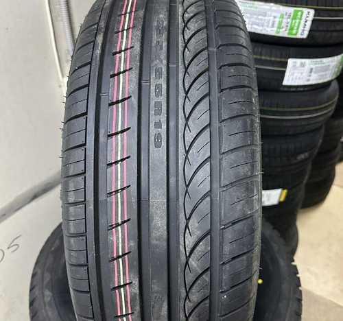 Sunfull Mont-Pro HP881 235/55 R19 105V