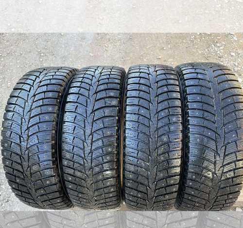 Laufenn I Fit Ice LW 71 215/65 R16