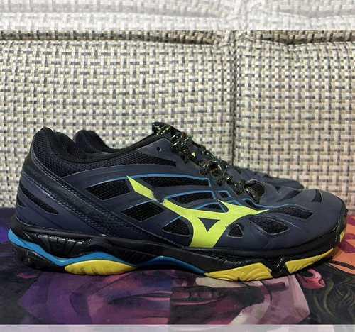 Волейбольные кроссовки mizuno