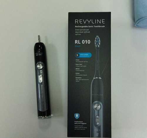 Звуковая щётка взрослая Revyline RL 010 (Черный)