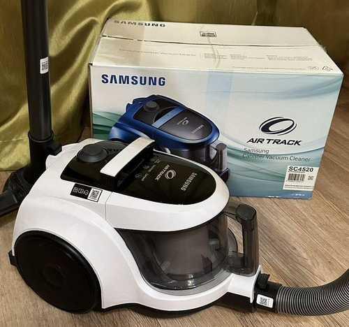 Пылесос Samsung SC4520 белый