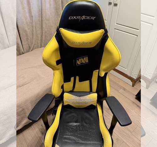 Игровое кресло DXRacer