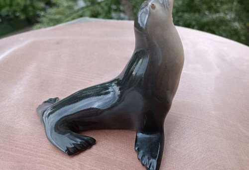 Фарфоровая статуэтка морской котик