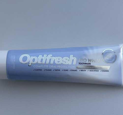 Отбеливающая зубная паста Optifresh Oriflame