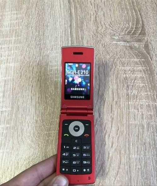 Samsung E210 (Ярко Красный)