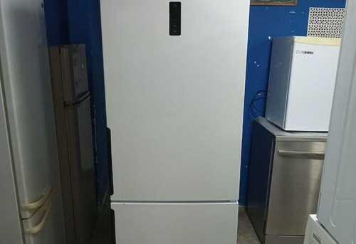 Холодильник hotpoint Ariston на гарантии. No frost
