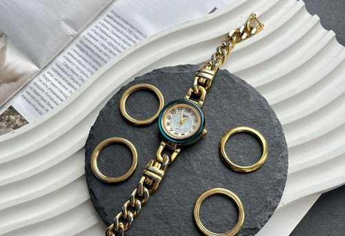 Винтажные женские часы со сменными накладками