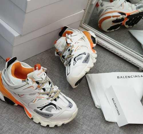 Balenciaga track