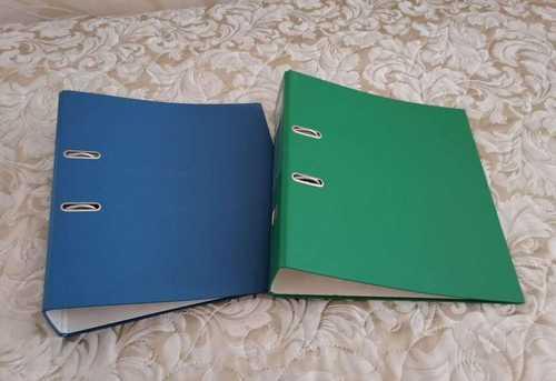 Офисные папки зеленая и синяя