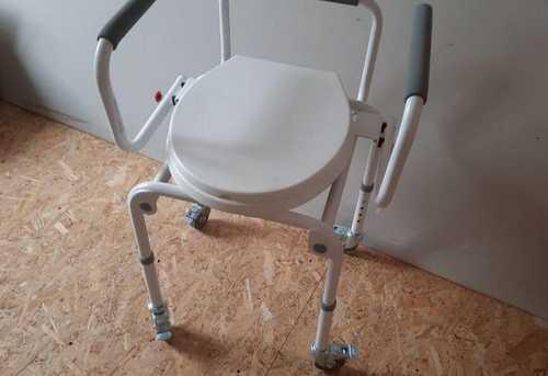 Кресло туалет для инвалидов на колесиках
