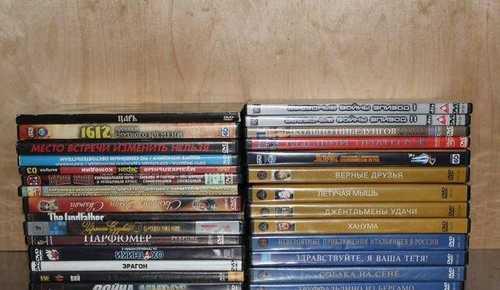 DVD диски и видео кассеты с фильмами