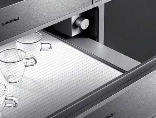 Встраеваеиый подогреватель посуды Gaggenau