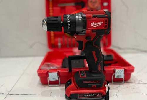 Шуруповерт Milwaukee 36V с набором инструментов