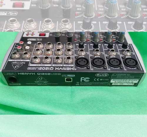 Микшерный пульт Behringer xenyx x1202usb