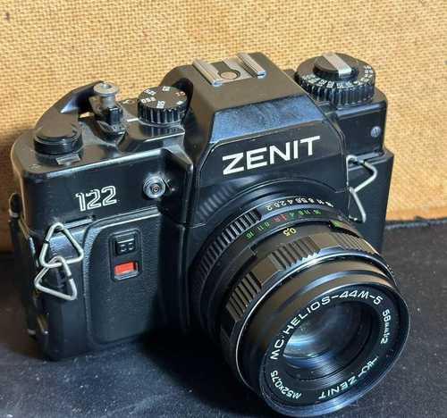 Пленочный фотоаппарат Zenit 122