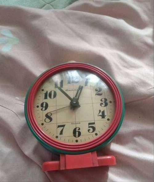 Часы будильник Янтарь