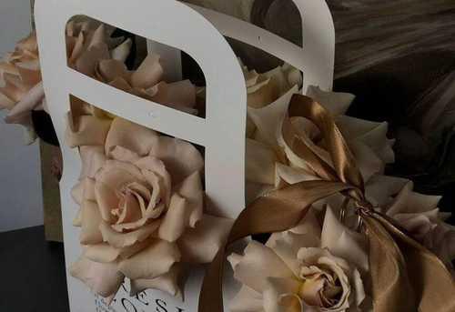 Букет роз (розы в коробке, композиция с розами)