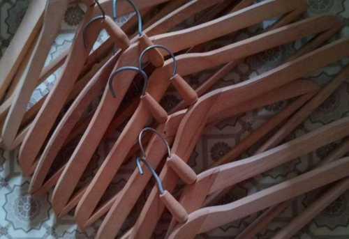 Вешалки плечики деревянные