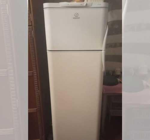 Холодильник indesit RA32G.015, бу