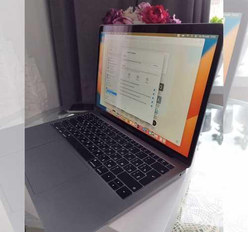 MacBook Air 13 (2018), 256 ГБ, Core i5, 1.6 ГГц, RAM 8 ГБ, Intel UHD Graphics 617