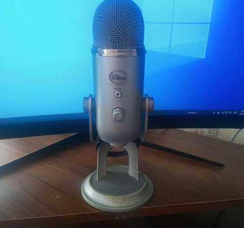 Студийный микрофон blue yeti